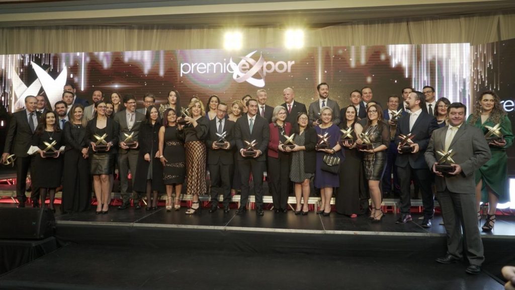 DP World Posorja recibe premio a la excelencia portuaria | Cámara ...